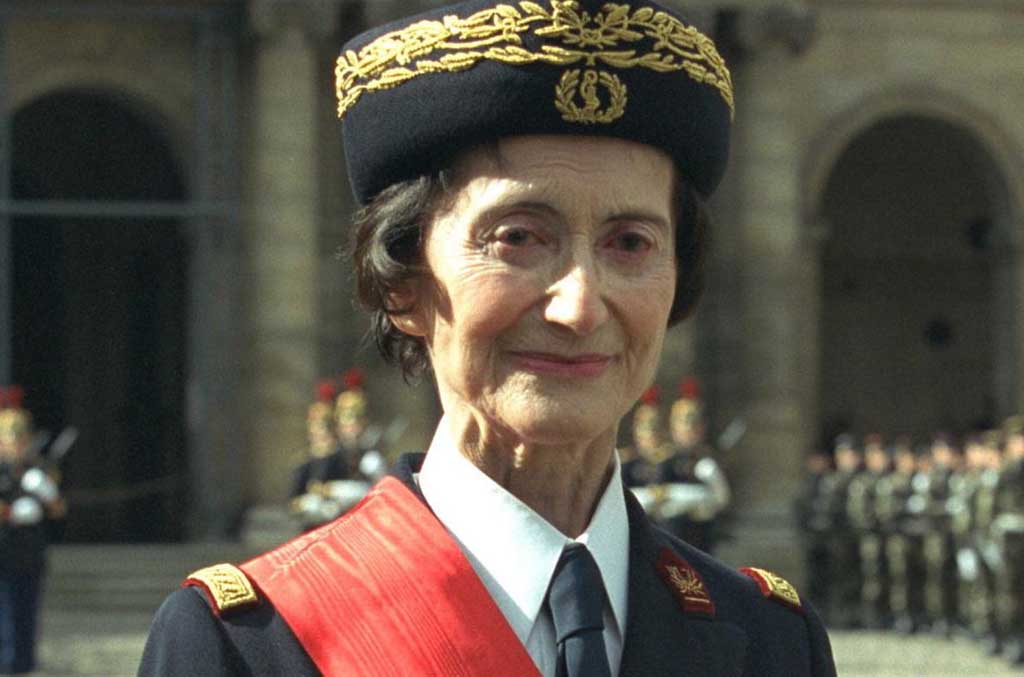 Revue Éléments - Valérie André : Adieu, Madame le Général